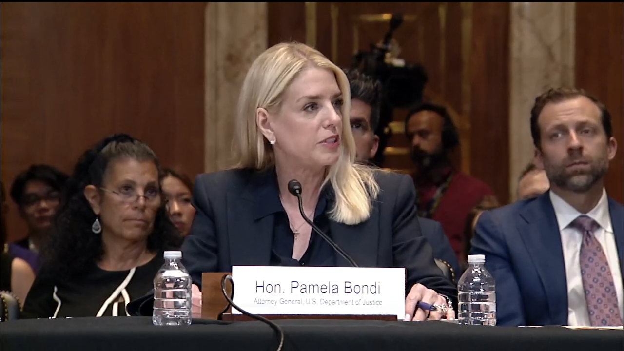 'You're Playing Gotcha Questions!': Pam Bondi Loses It, Lashes Out At ...