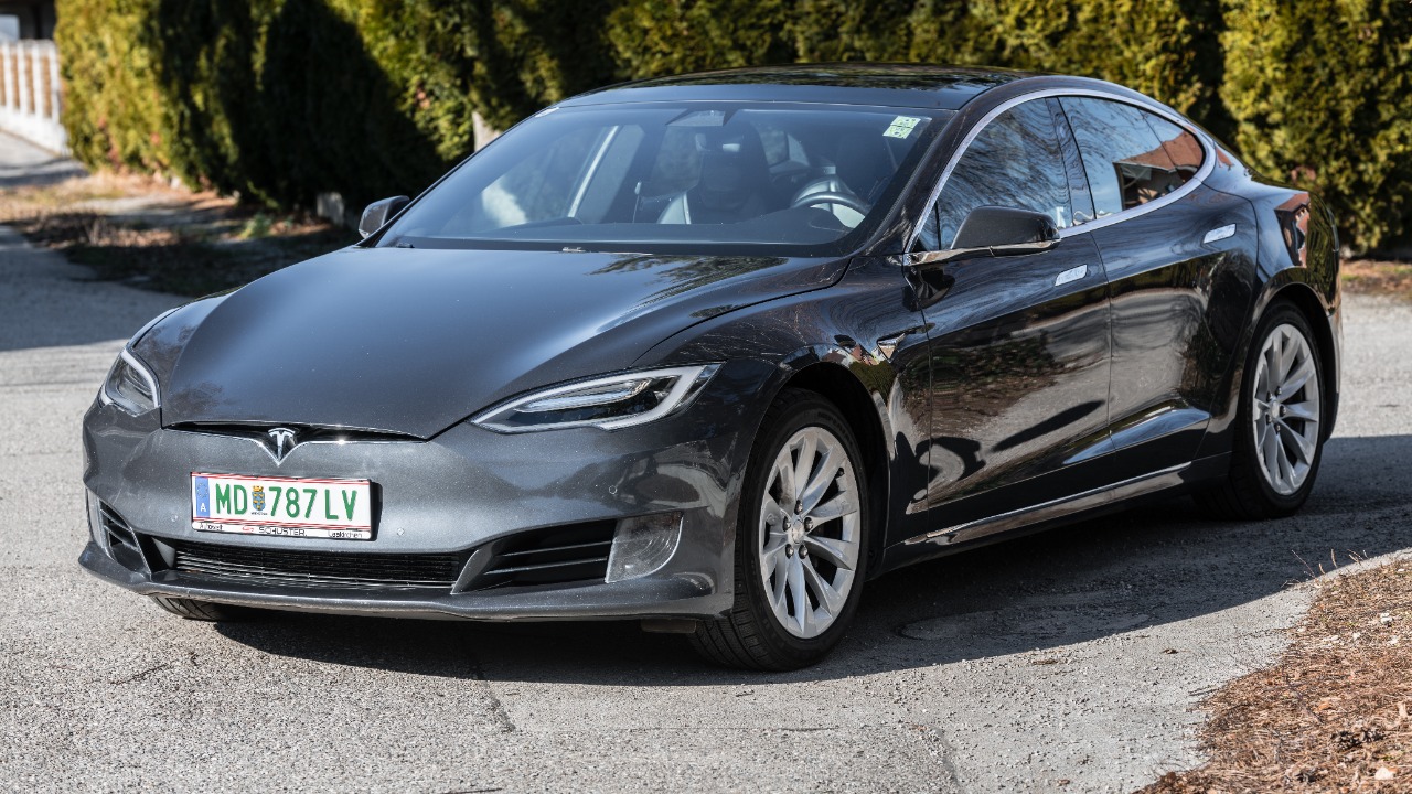 12 cars with hidden features drivers rarely find