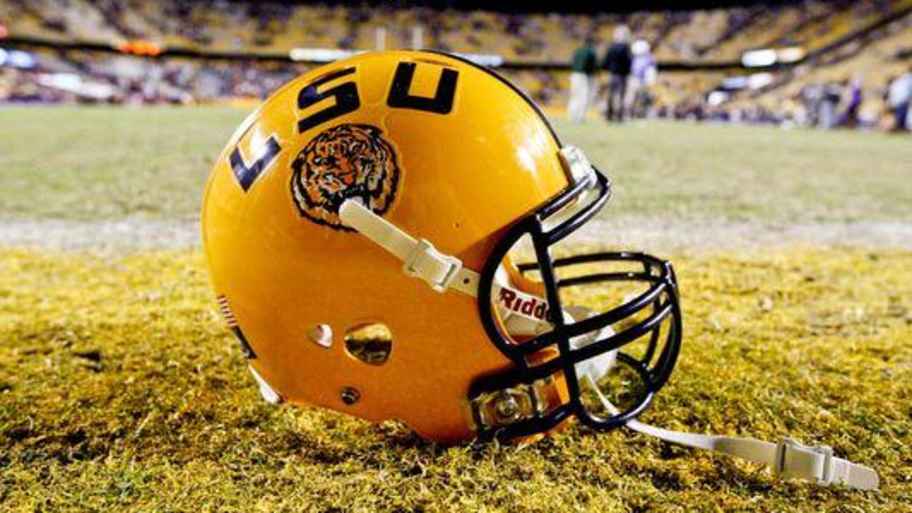College football player accused of hiding murder suspects in dorm room ...