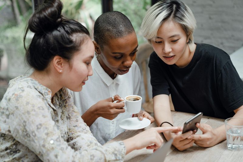 If You Do These 25 Things, You Might Unknowingly Be Pushing People Away ...