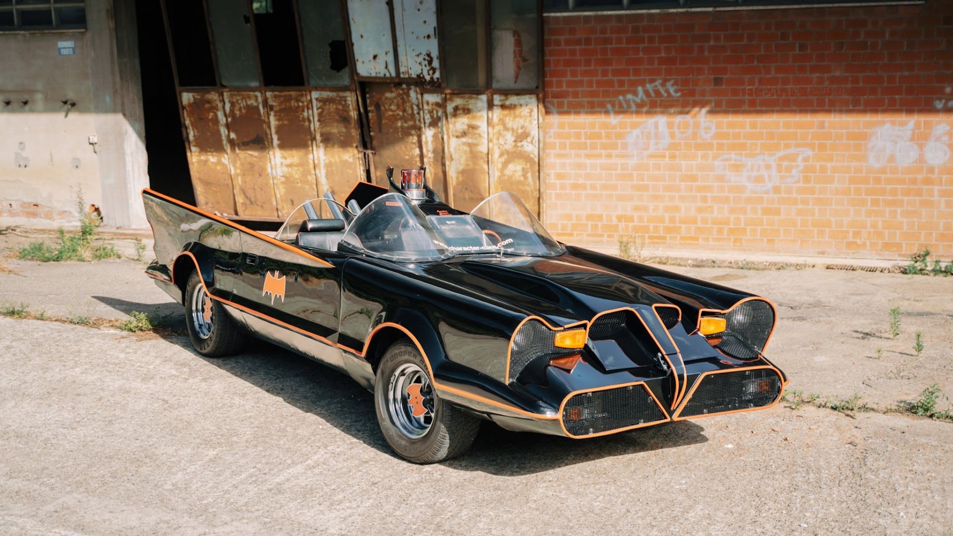 Photos: Iconic 1960s-style Batmobile replica with roaring V8 engine up ...