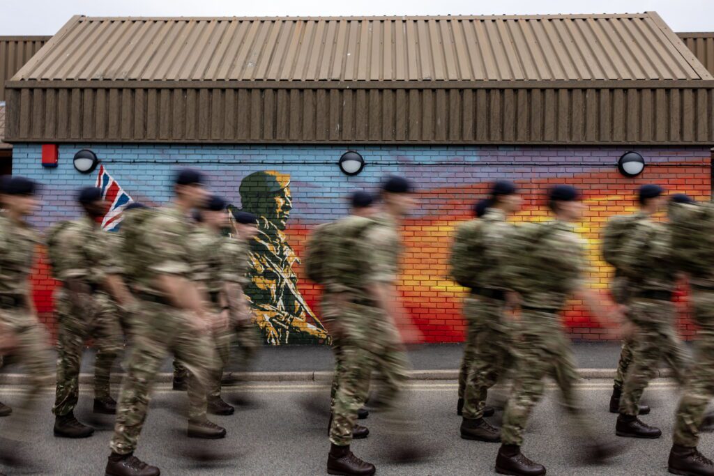 Mural of iconic Falklands picture unveiled at Commando training centre