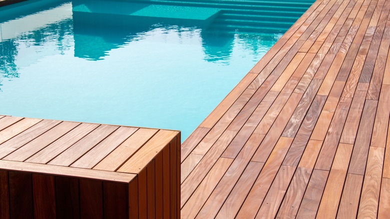 What To Think About While Selecting The Material For Your Pool Deck