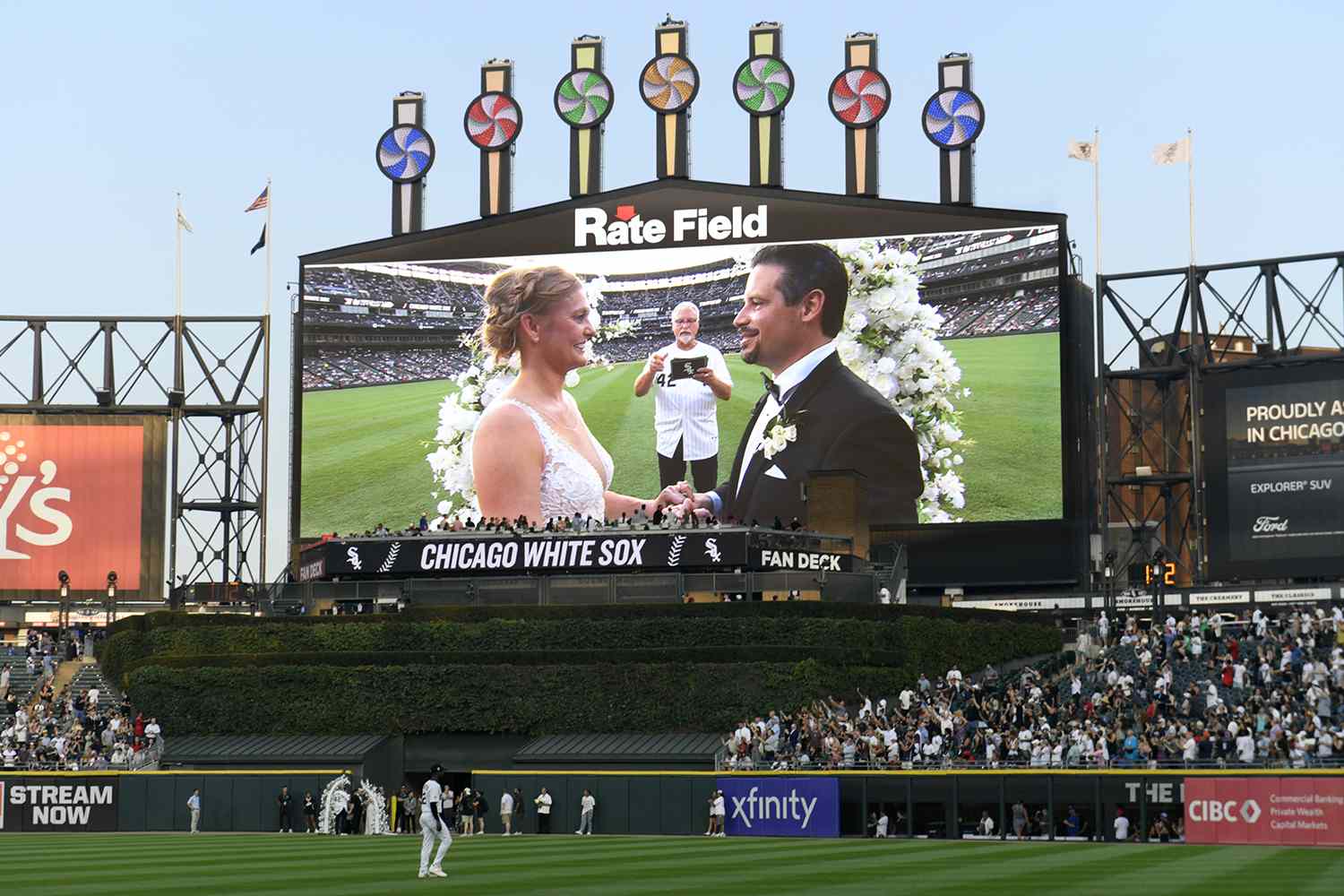 Die-Hard Chicago White Sox Fans Marry on Stadium Field During Game in ...
