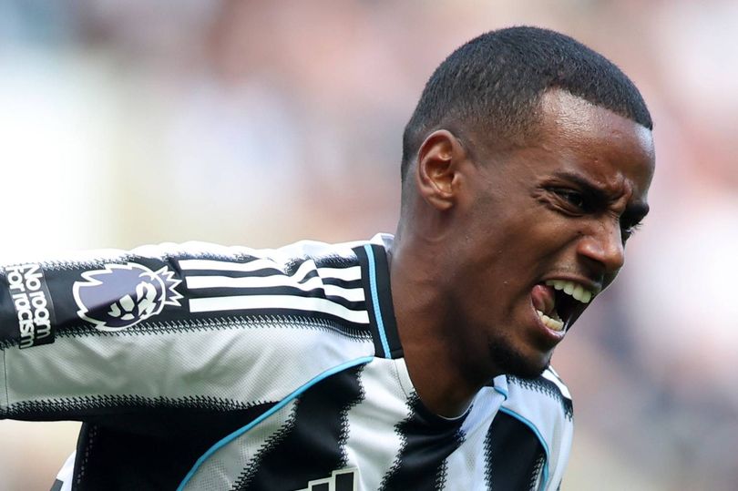 Alexander Isak told 'it serves you right' as pundit outlines how he ...