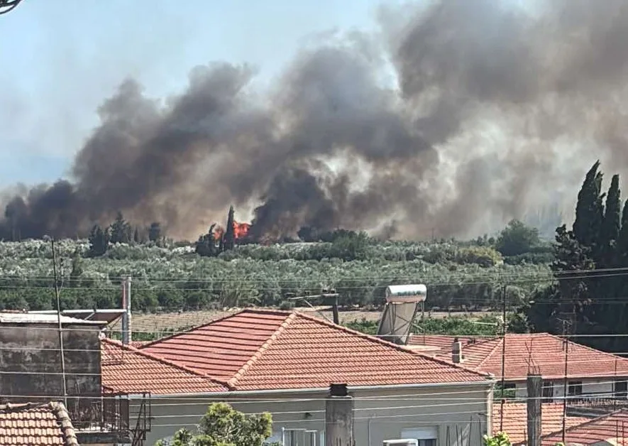 Μεγάλη φωτιά στον Γαλατά Ναυπακτίας: Ηχησε το 112 – Απειλούνται ...