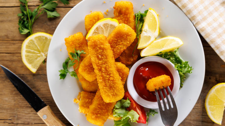 The Absolute Best Frozen Store-Bought Fish Sticks And Nuggets Are From ...