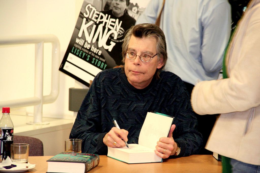 Meet Stephen King's wife of 54 years, Tabitha King — inside her life ...