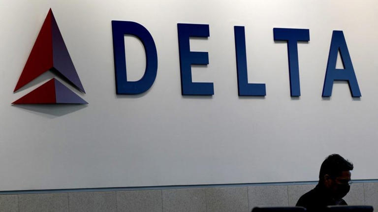 Delta plane clips empty jet while pushing back from Atlanta gate