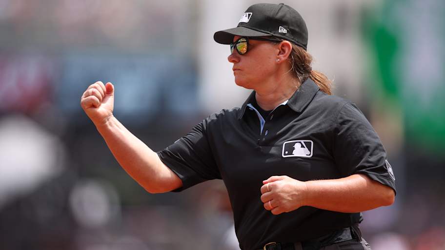 Ump Show: Grading Jen Pawol's home plate debut with the curve anyone ...