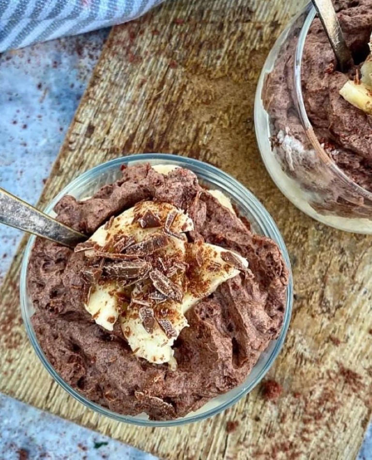 This 5-Minute Chocolate Biscuit and Banana Trifle Tastes Like Childhood ...