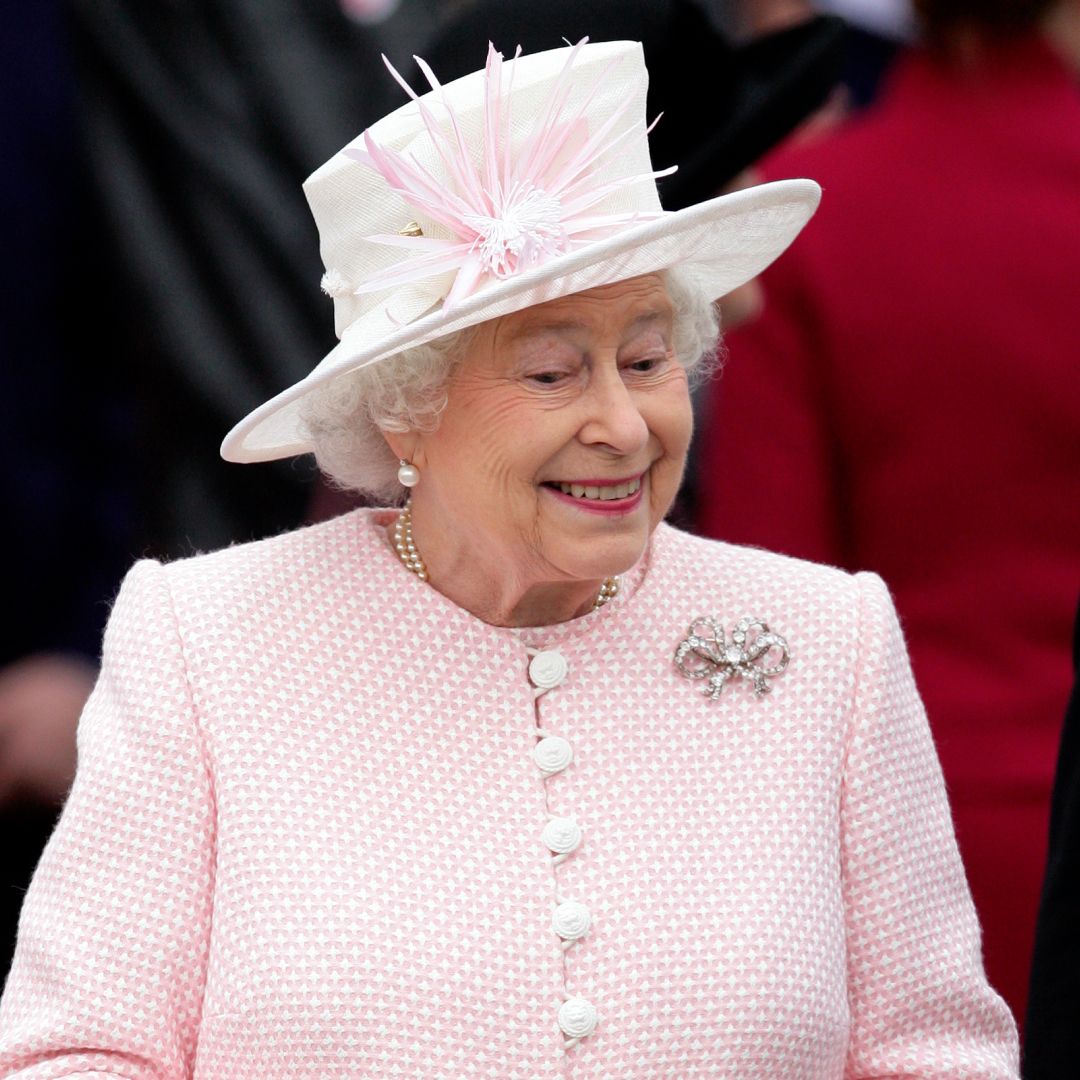 Royal Chef Says Queen Elizabeth Ate One of Her Childhood "Comfort Foods ...