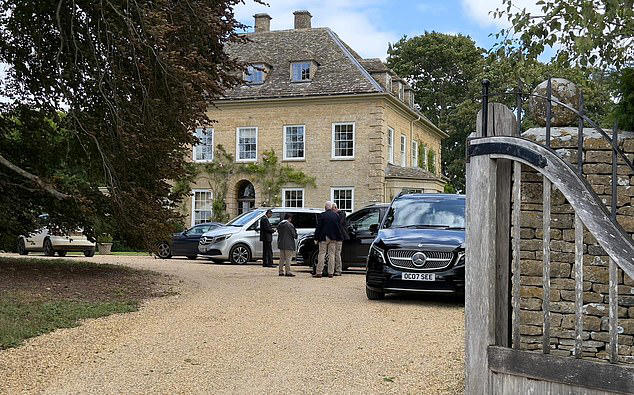 Cotswolds in lockdown as JD Vance's holiday begins