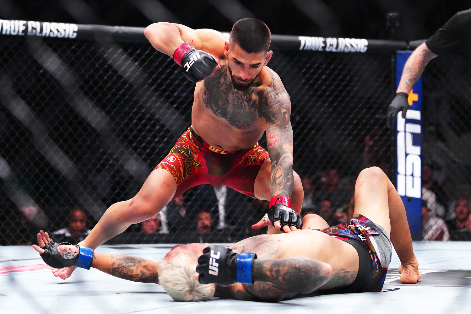 Paramount buys UFC rights in $7.7 billion deal