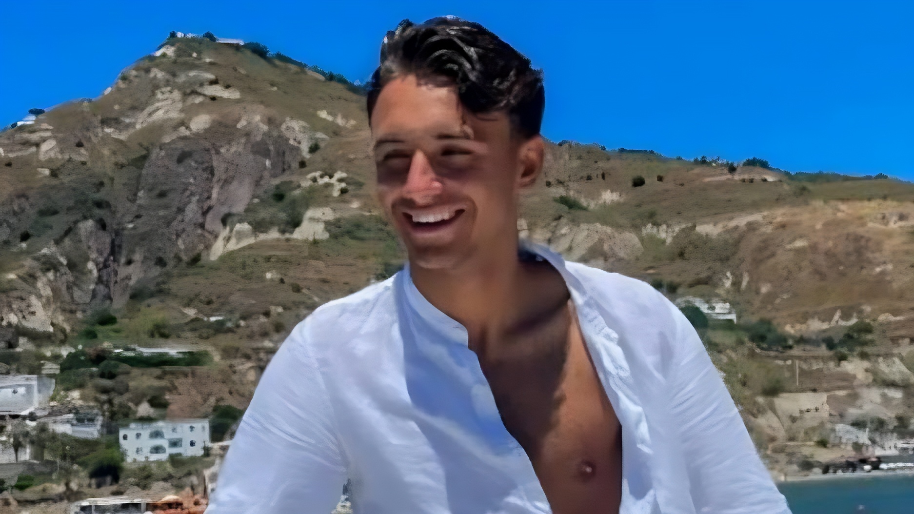 Giovanni trovato senza vita sulla barca, aveva 21 anni. Il sindaco ...