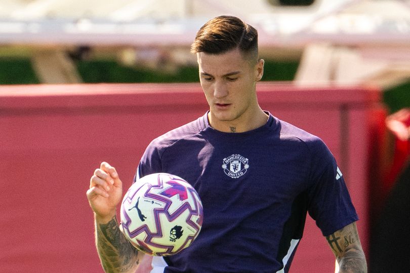Big name absent and more talking points from Benjamin Sesko's first Man ...