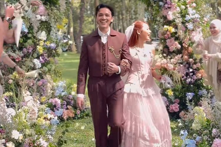 Tips Sukses Gelar Pernikahan Tema Garden Party Seperti Penyanyi Nadin ...