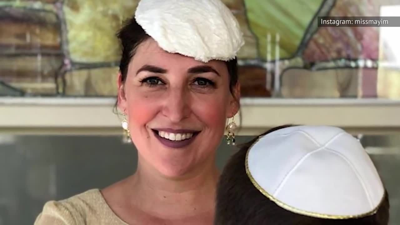 Mayim Bialik's Transformation Is Seriously Turning Heads