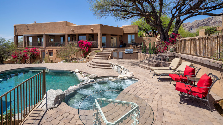 What To Think About While Selecting The Material For Your Pool Deck