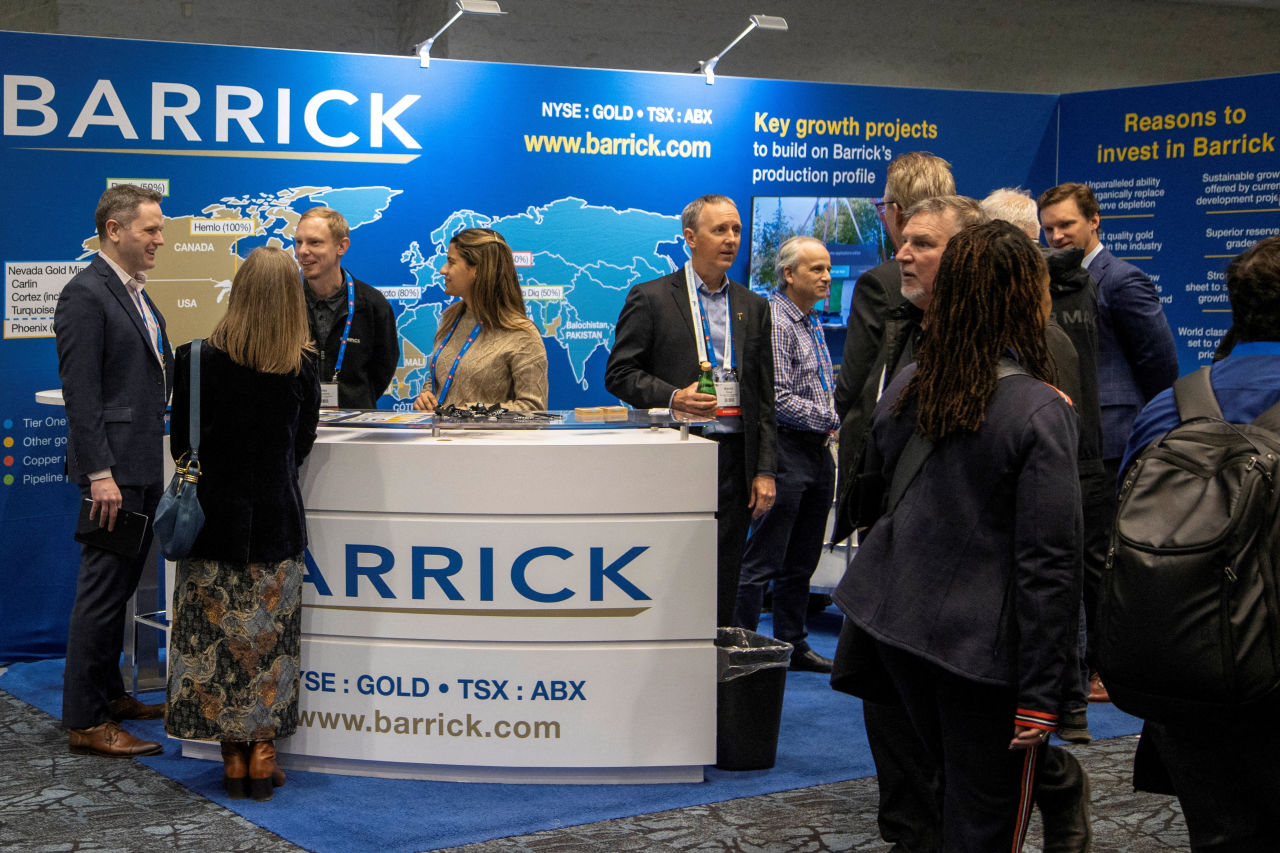 Barrick Lifts Dividend After Profit Climbs
