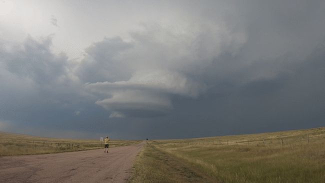 Mesmerizing Timelapse Shows Swirling Supercell Over Colorado