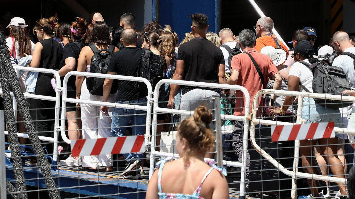 Μηχανική βλάβη σε επιβατηγό πλοίο στην Αλόννησο - Ταλαιπωρία για ...