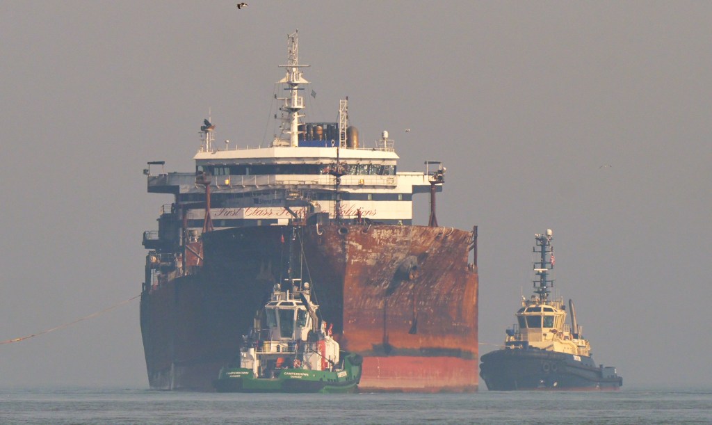 Putin red-faced after new Russian navy boat sinks during final build work