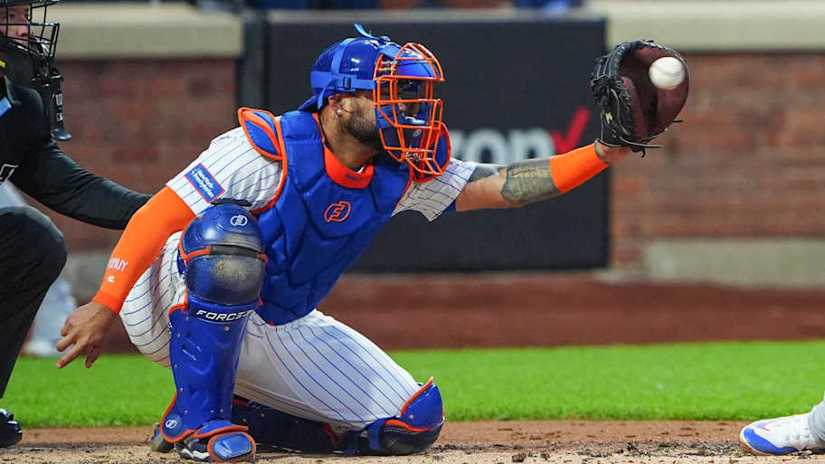 Rangers just signed an ex-Mariners catcher who might not stay in Triple ...