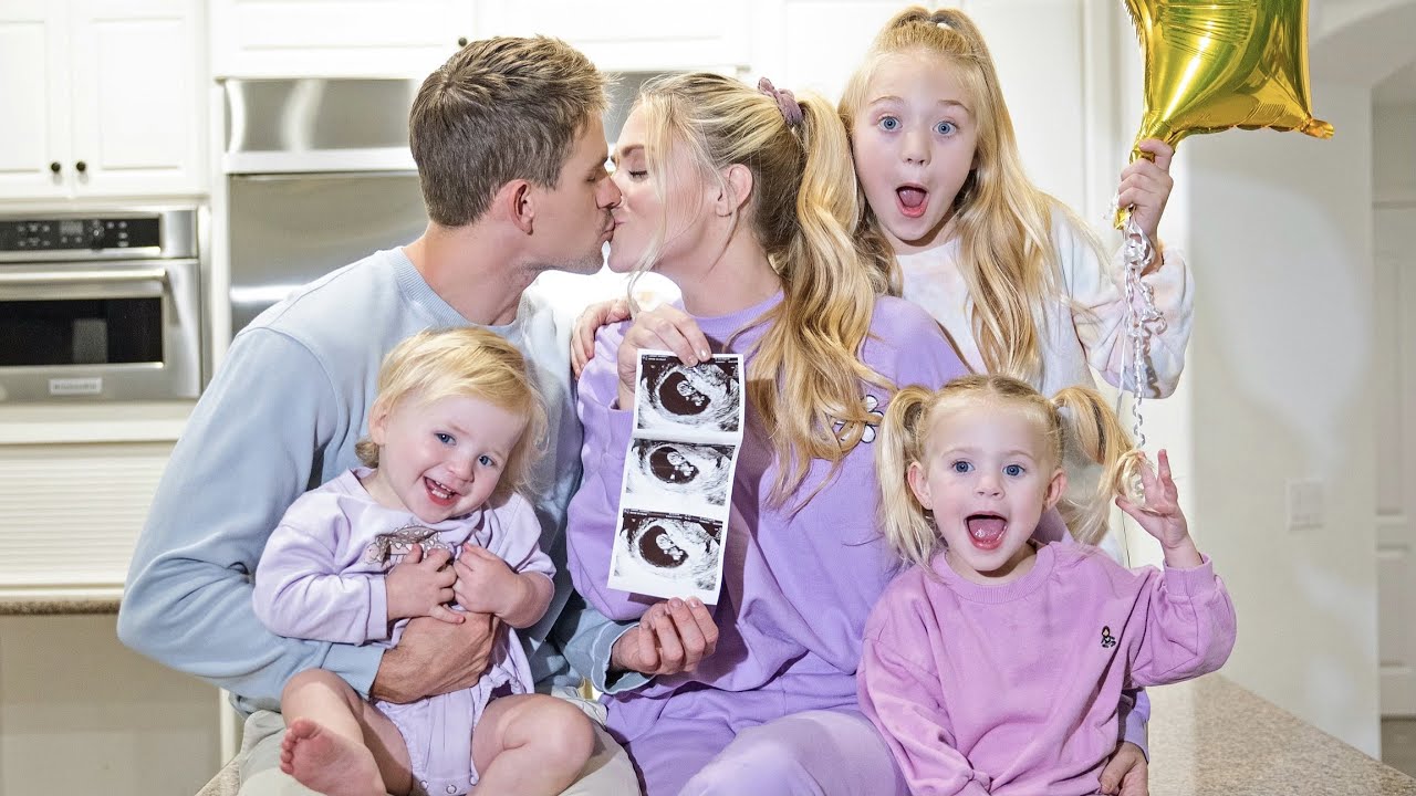 Parents surprise kids with pregnancy announcement