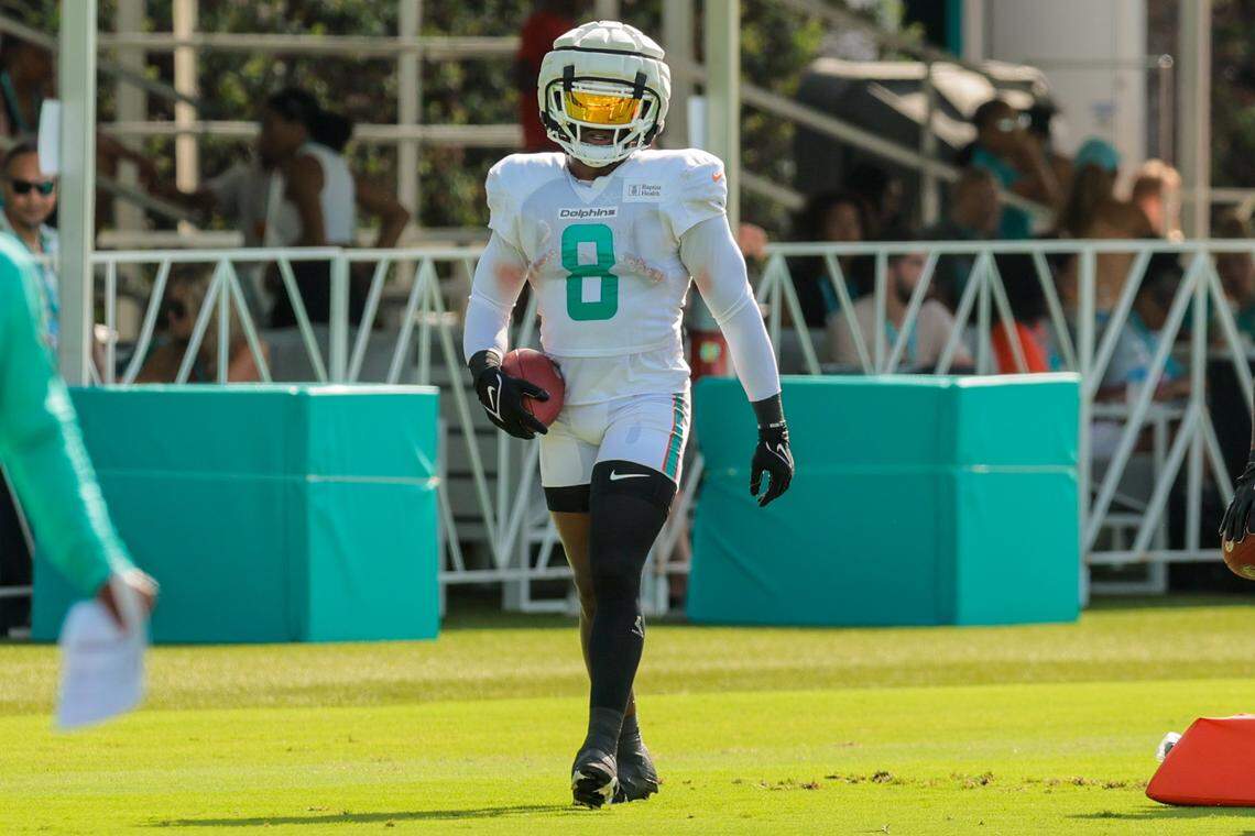 Dolphins RB Alexander Mattison suffered season-ending neck injury vs. Bears