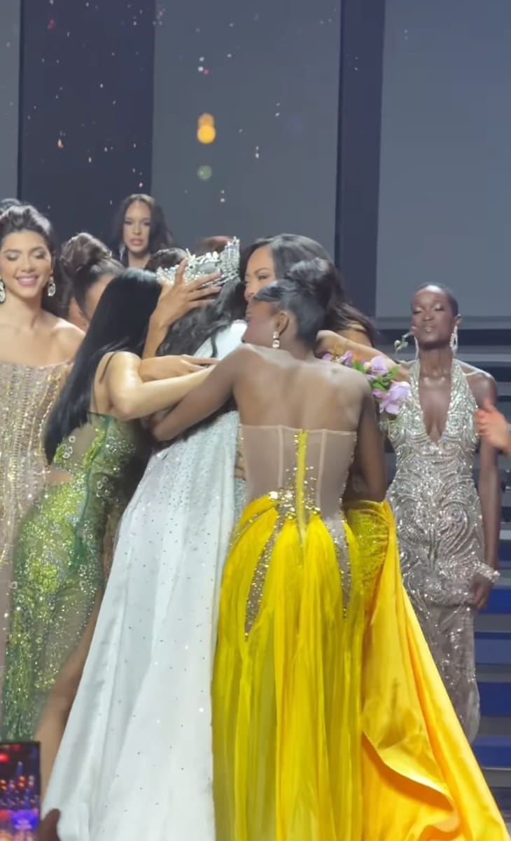 Victoria Kjaer crowns Jennifer Ventura as Miss Dominican Republic ...
