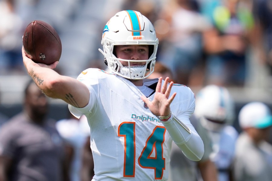 Quinn Ewers struggles in his first NFL action, Dolphins head coach ...