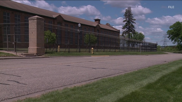 Men at Rush City prison go on canteen strike