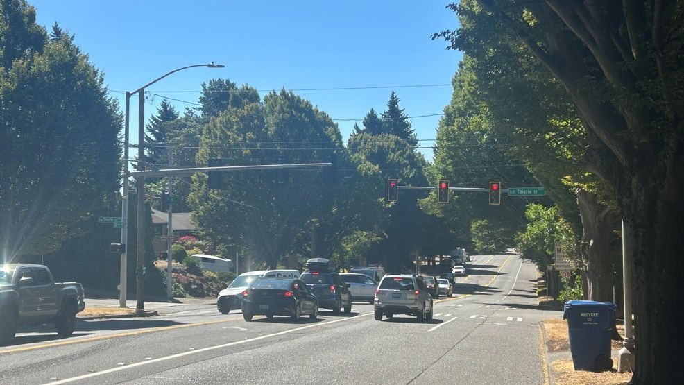 Uber driver, passenger robbed at gunpoint in West Seattle, police ...