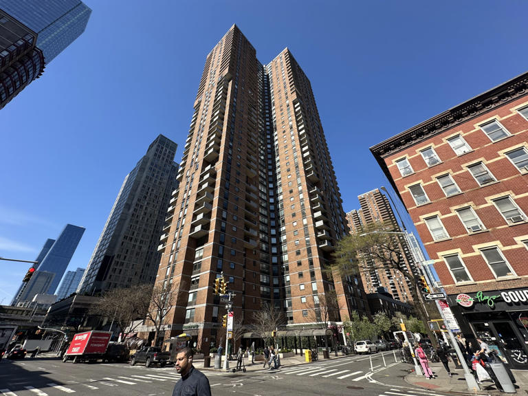 Caesars Palace Times Square Casino Bid Shifts $22.5M Funding From ...