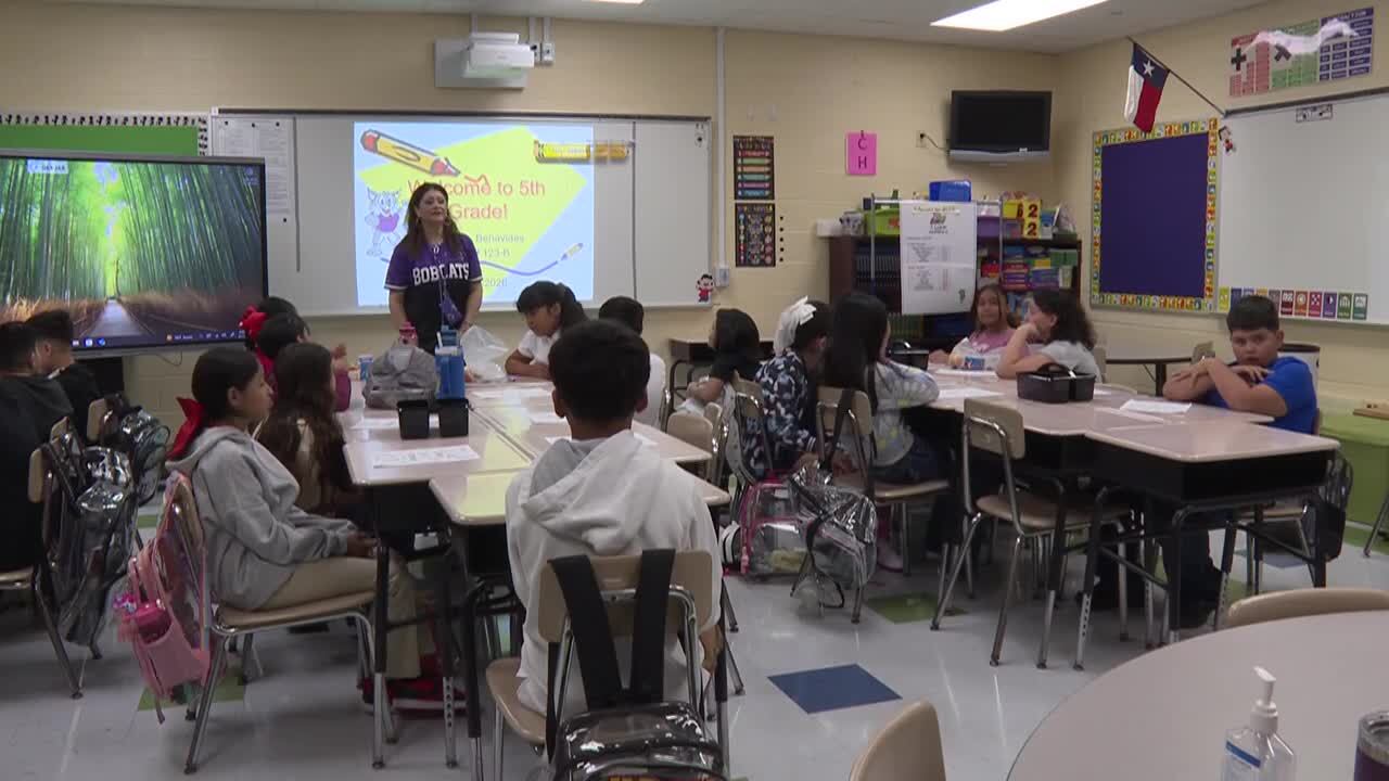 Laredo ISD begins school year under new leadership, enforces cell phone ban