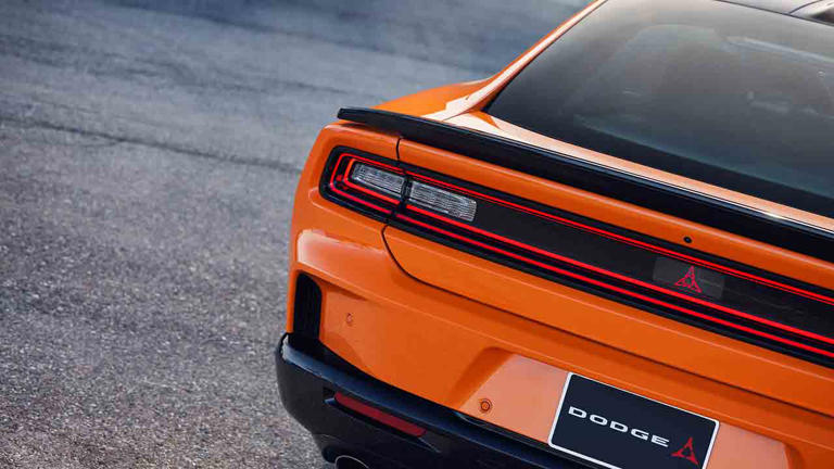 Dodge memperkenalkan Charger 2026 dengan mesin SIXPACK turbocharged ...