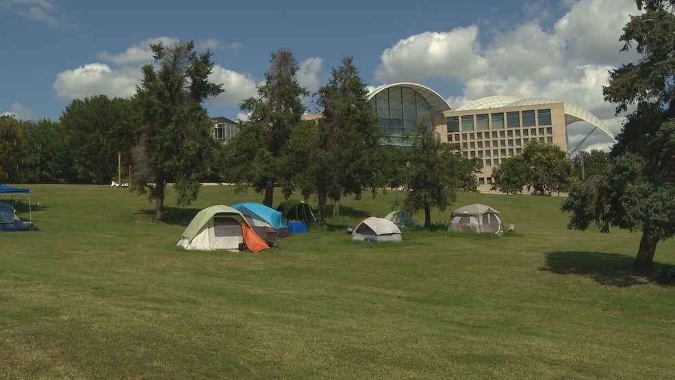 Trump orders removal of DC homeless camps, sparking debate on housing ...