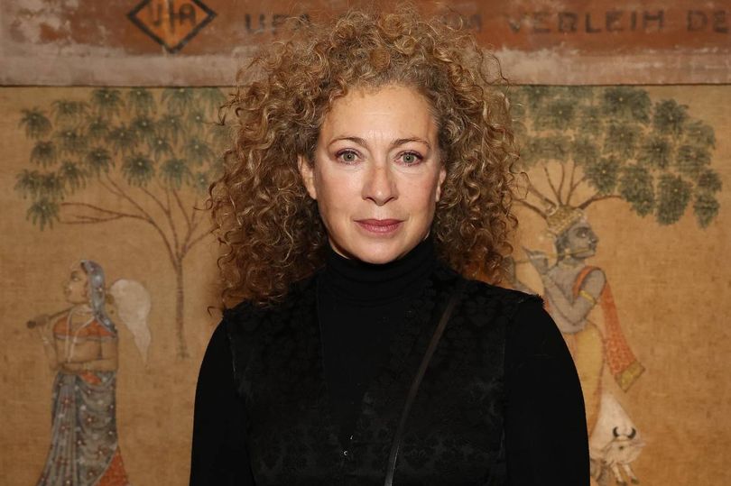 Inside Strictly star Alex Kingston's split from Hollywood legend after ...