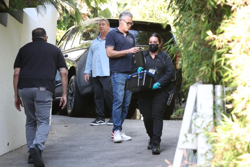 4 arrested in break-in at Brad Pitt's home, other residences, sources say