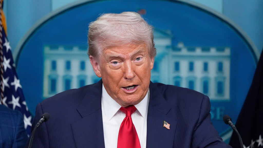 Trump says he'll "end" no cash bail in Chicago; calls Pritzker, Johnson ...