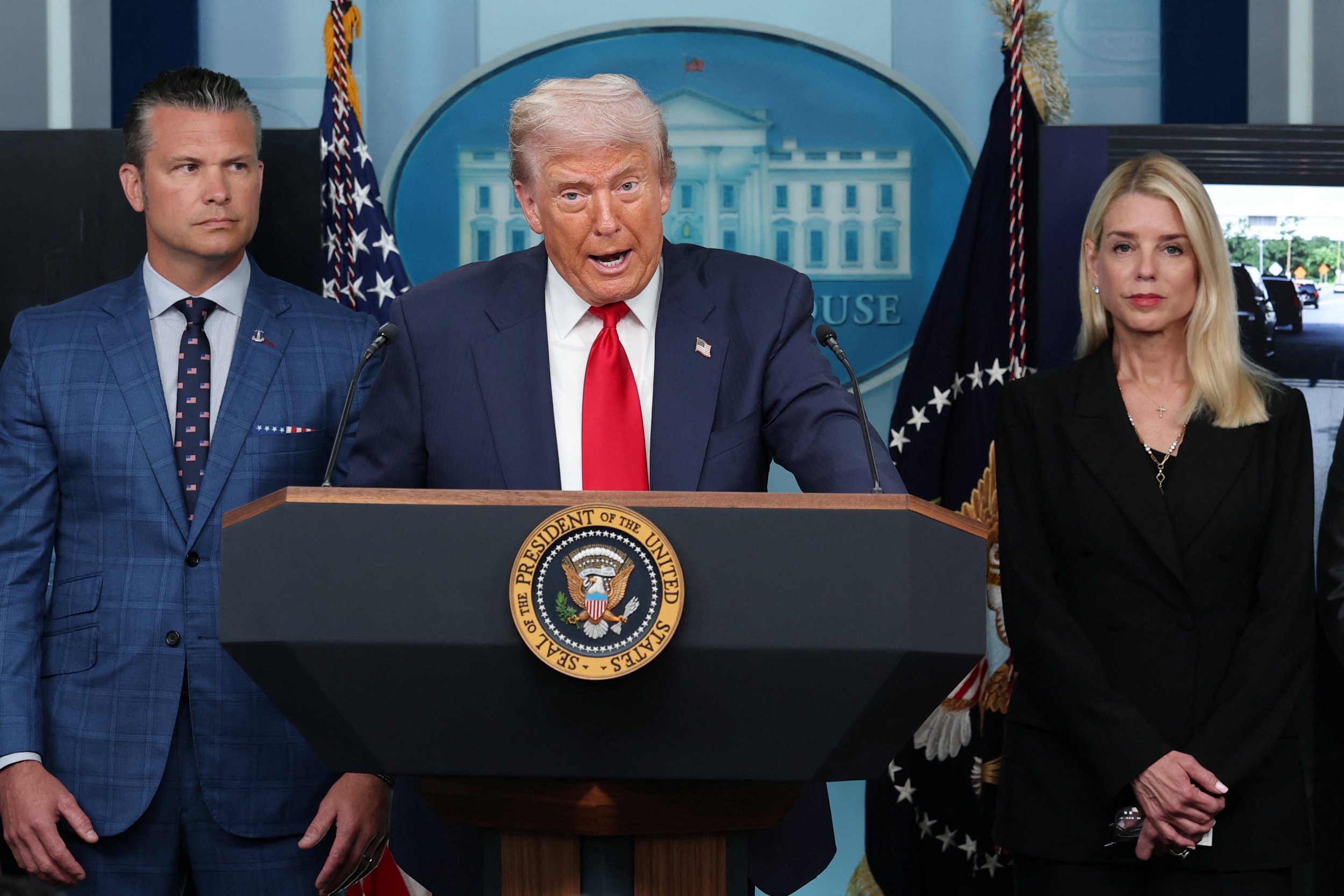 Trump sends in military to reclaim Washington streets