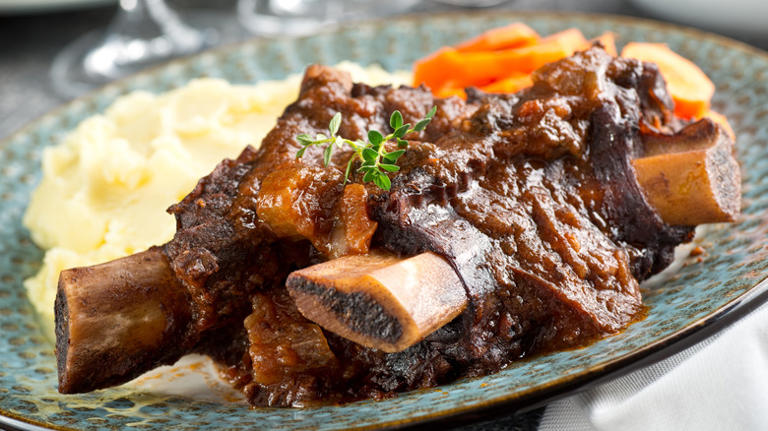The Extra Step Ina Garten Adds To Braised Short Ribs For Deeper Flavor ...