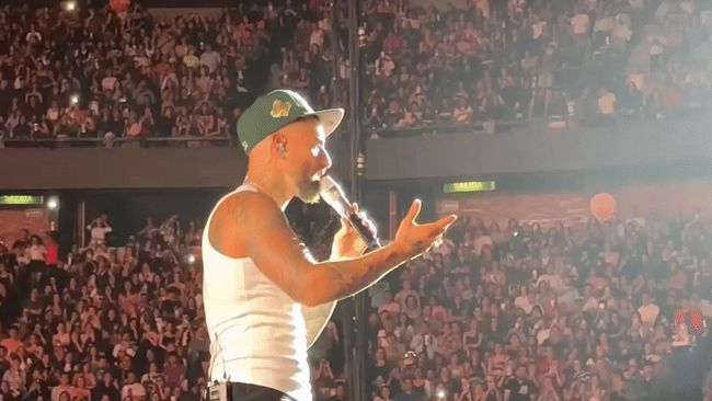 Maluma Scolds Mother Who Brought Small Child to Show Without Ear Protection