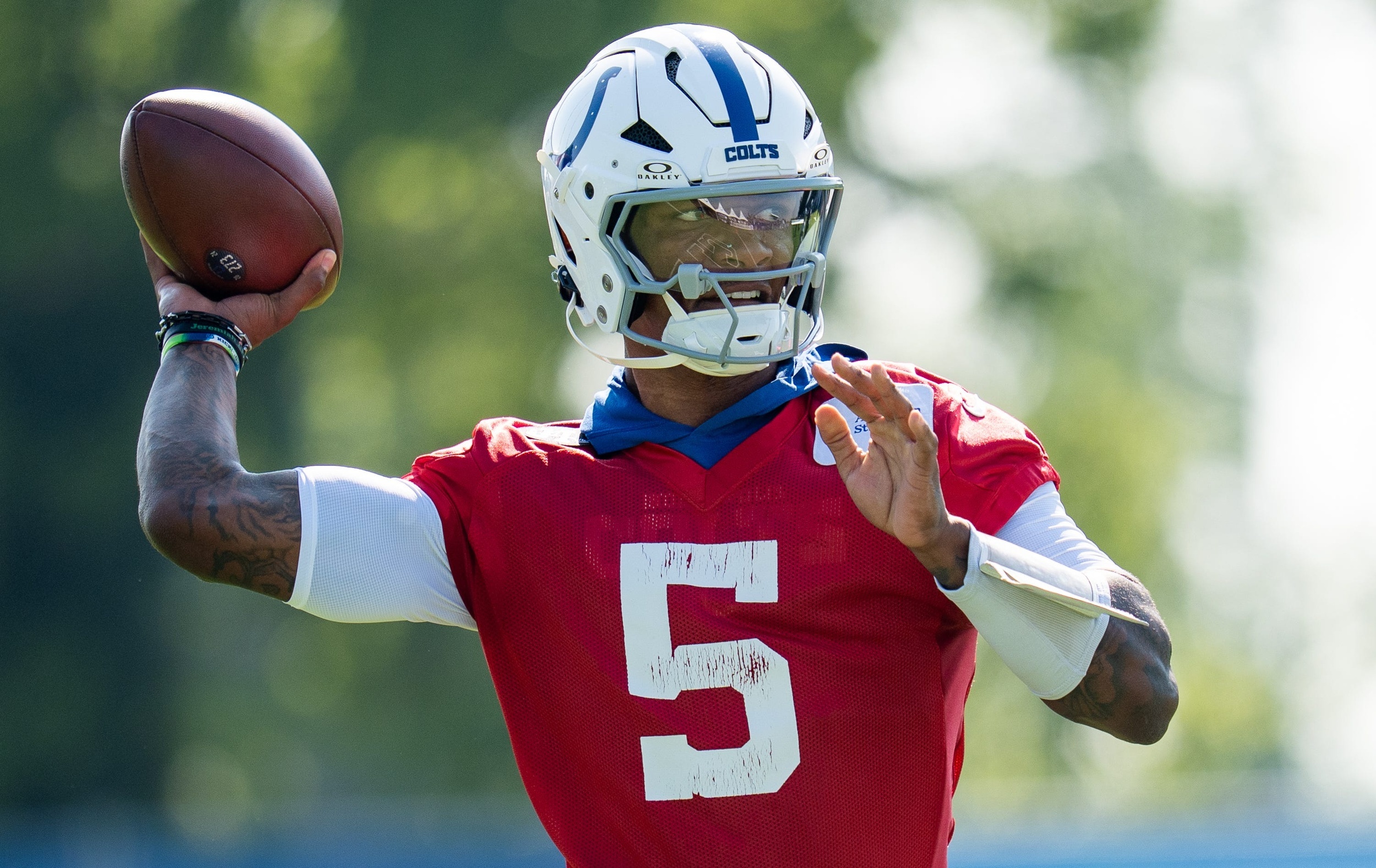 NFL executive: It's a 'pipe dream' to think this Colts QB is a starter