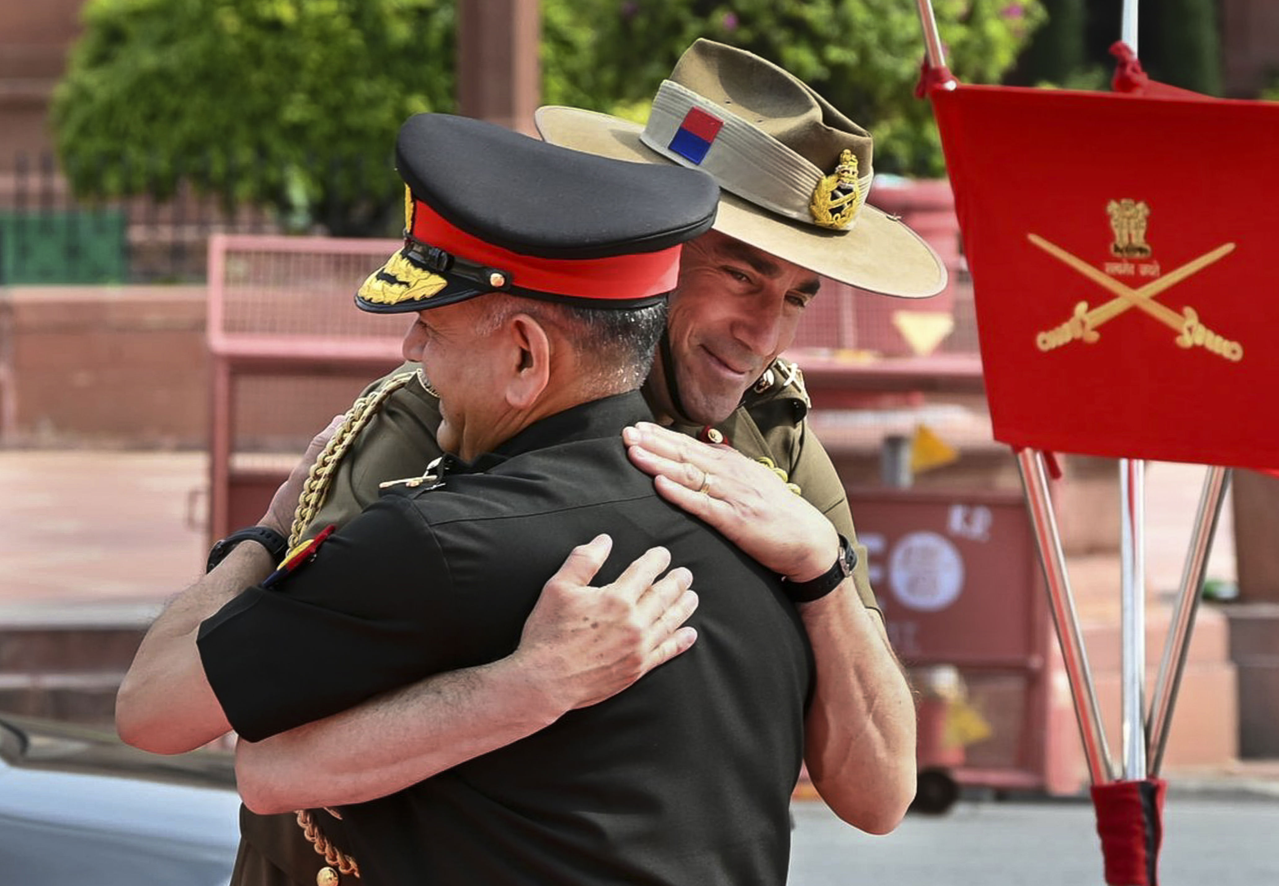 Chief of Australian Army meets Gen Dwivedi, leaders explore avenues to ...