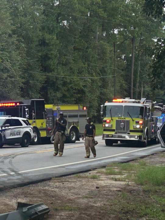 Multi-vehicle crash leaves 2 with injuries