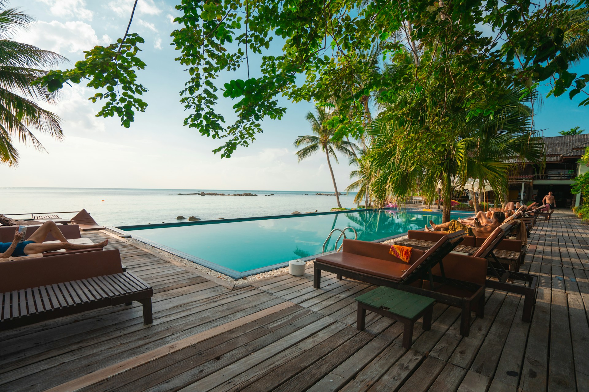 The 7 Most Relaxing Beach Resorts and the 8 Busiest