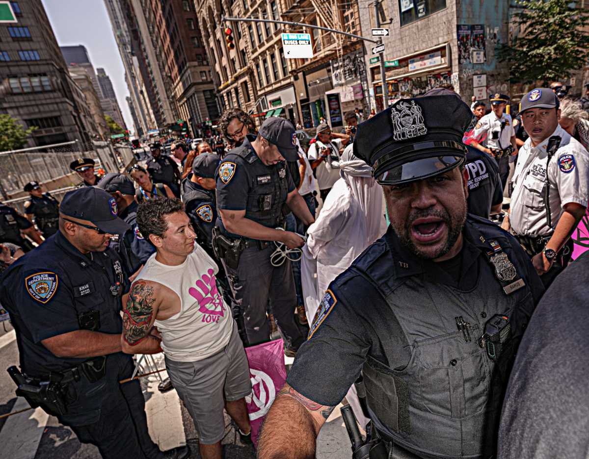‘Give me liberty or give me death’: Anti-ICE protesters dressed as Lady ...