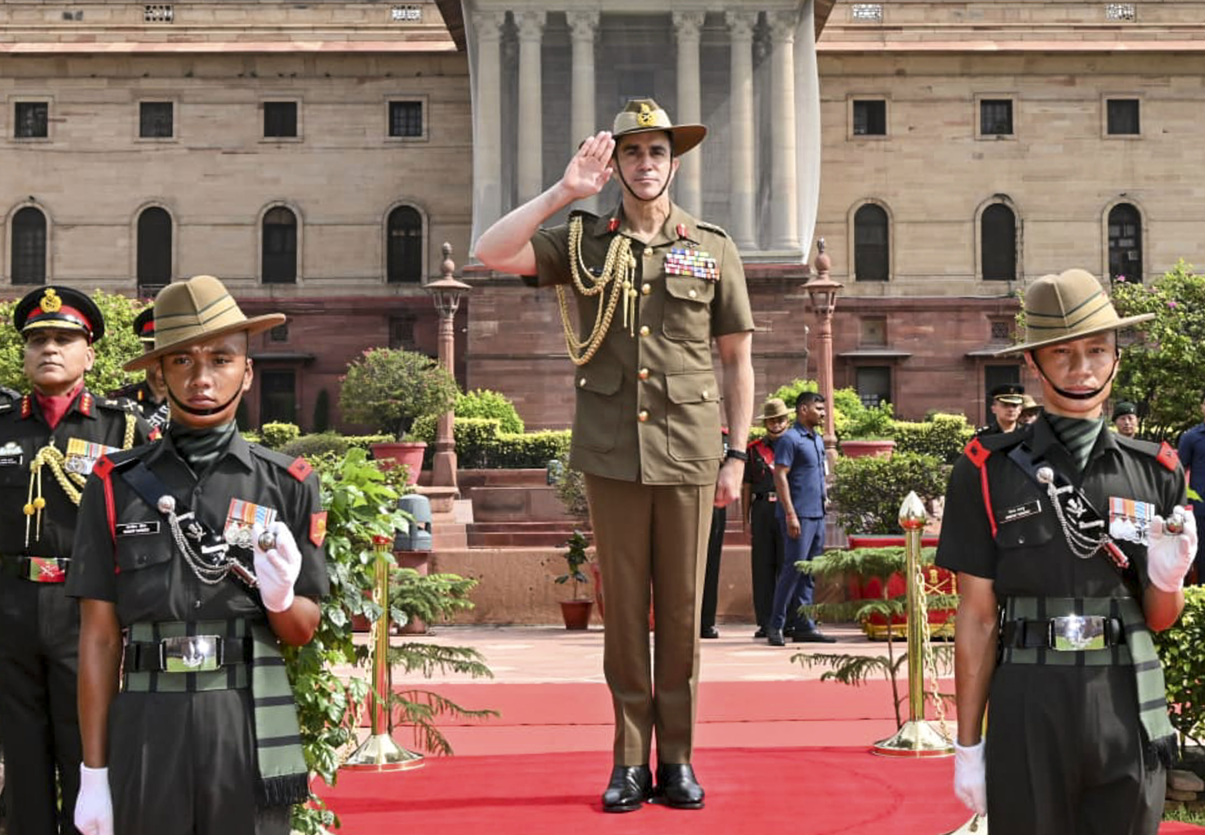 Chief of Australian Army meets Gen Dwivedi, leaders explore avenues to ...